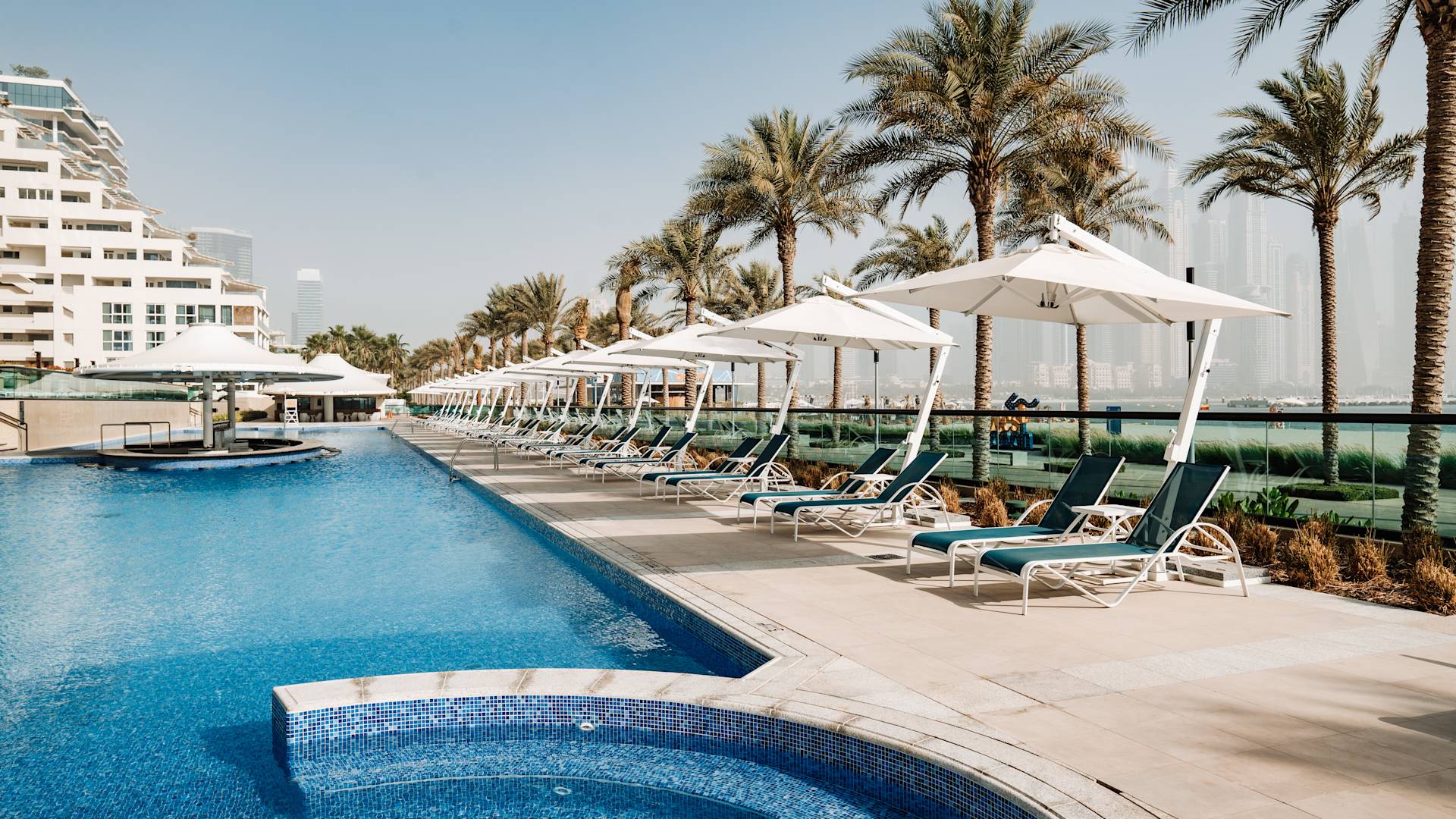 Strand- und Poolbar "Zing" | Hilton Dubai Palm Jumeirah